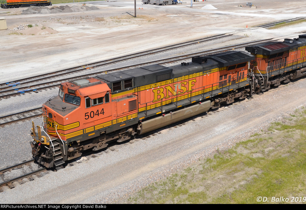 BNSF 5044